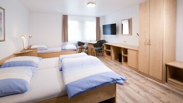 Secretária, Wi-fi grátis, roupa de cama fornecida