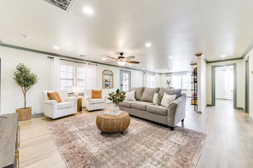 Modern Farmhouse In Downtown Edmond - Oklahoma City, OK