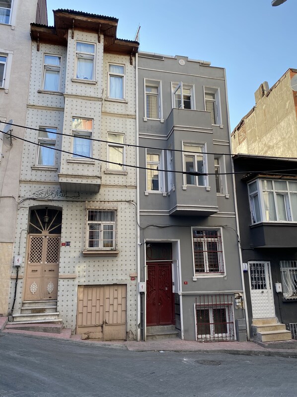 Zelya Flats, Istanbul: Reviews & Hotel Deals | Book at Hotels.com