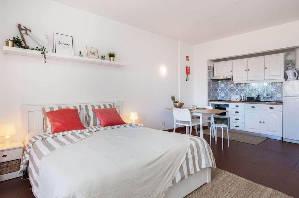 Silchoro - Charming, renovated studio with pool and AC - Montechoro | Vrbo