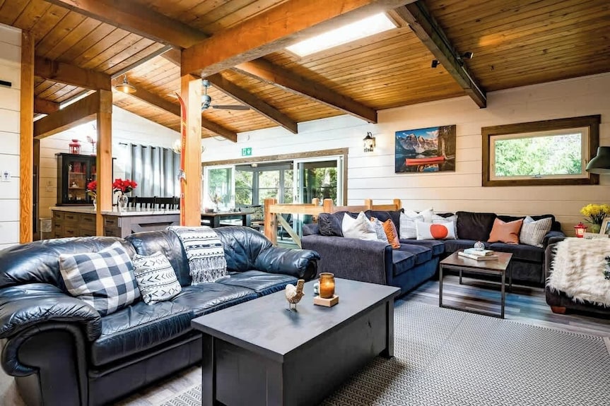 Cozy Upgraded Chalet Hot Tubs Sauna Fireplace - Collingwood