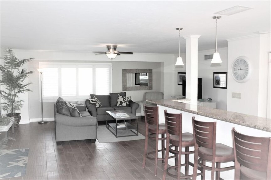 Experience Siesta Key Beach At Jamaica Royale 504 Your Perfect Beach Escape! - Sarasota, FL