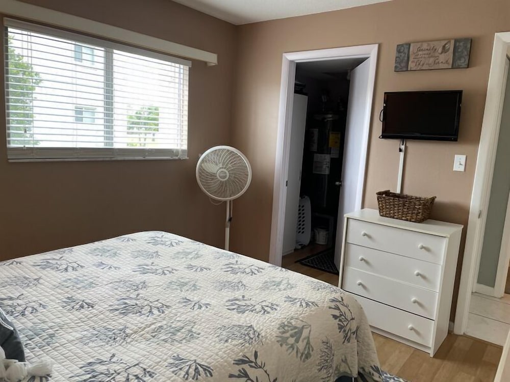 Sunset Royale - 100- Outdoor Patio directly across from Siesta Key ...
