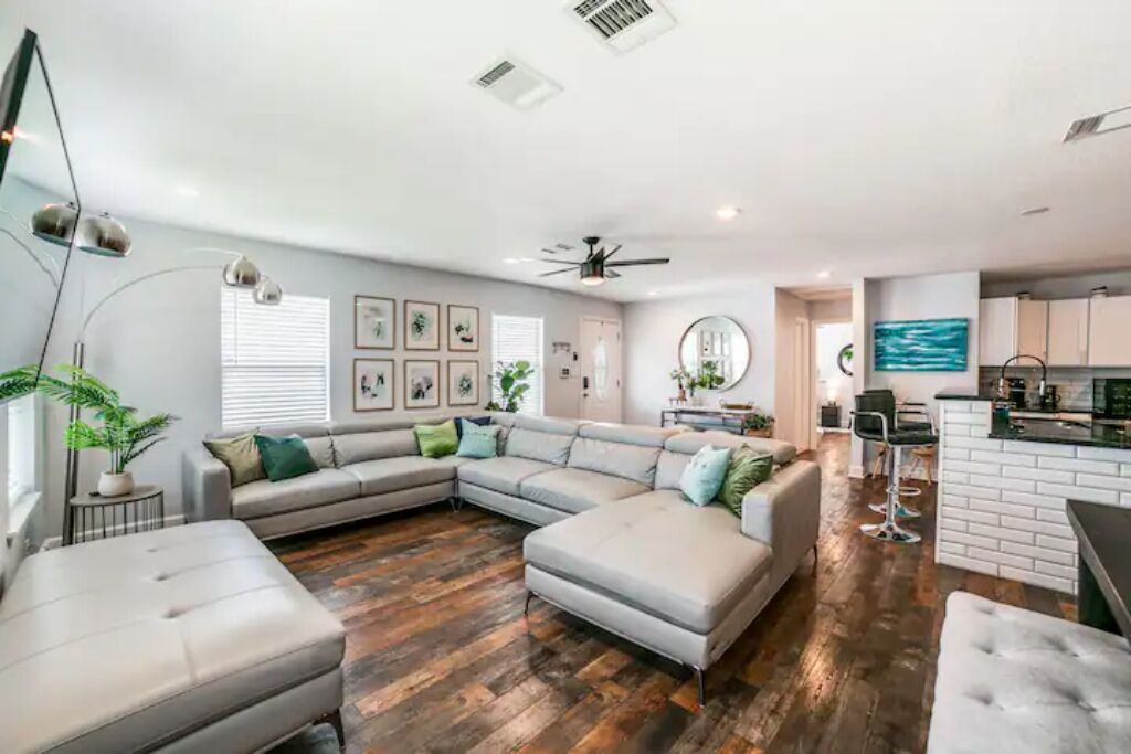 Amazing Layout! Alamodome & 5min To Riverwalk & Family Friendly - Alamo Heights, TX