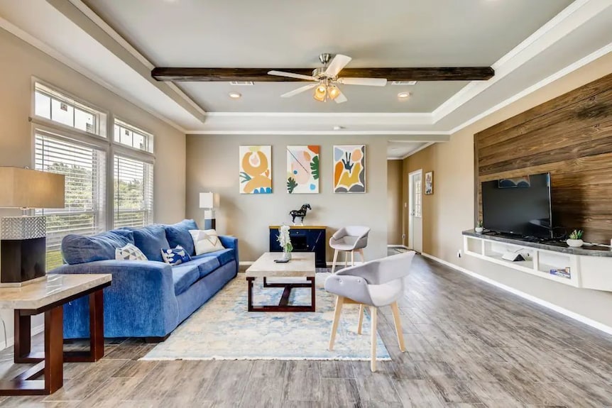 Modern Cabin- 8 Acres Ranch - Near Venues & Breweries - Dripping Springs, TX