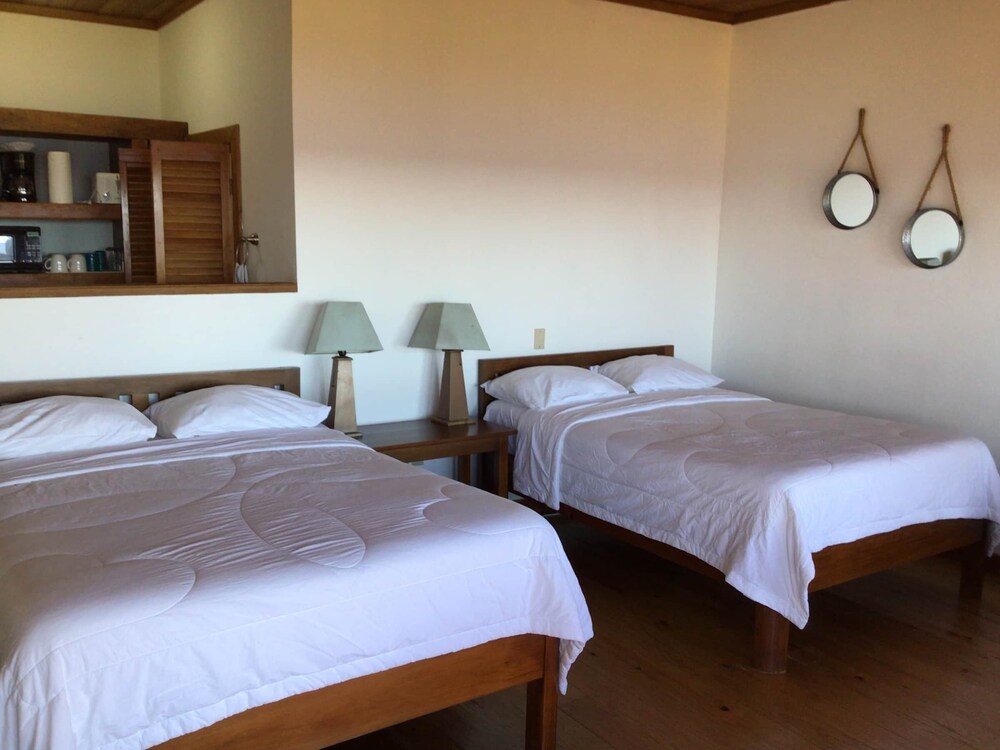 Oak Ridge Suite - Ground Level Double - Roatan | Vrbo