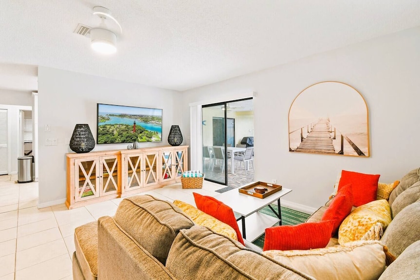 Happy Hour By The Coast Relaxing Vacation Home Heated Pool Hot Tub Near Beaches - Palm Beach Gardens, FL