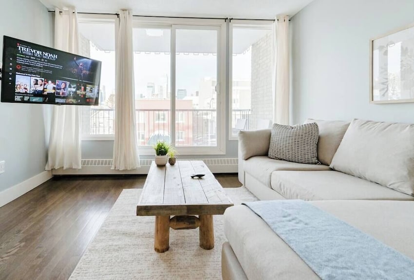 King Bed|elegant Condo |Walk To Saddledome|ug Park - Alberta