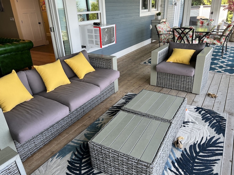 Smooth Sailing On The Lake! Free Ev Charging! - Plattsburgh, NY