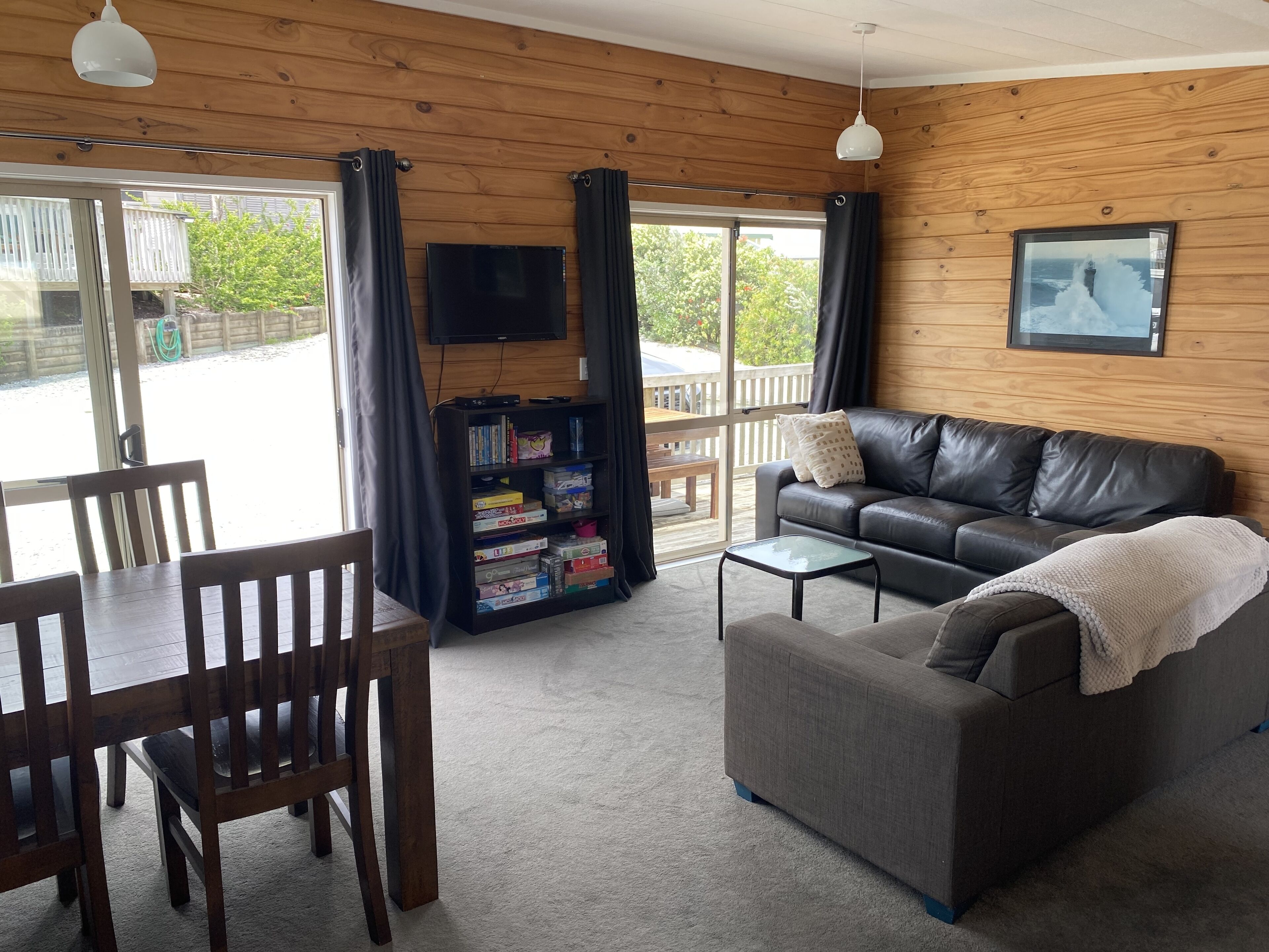 Rowlys Resort<br>back Bach Suitable For Family Of 4 Or 2 Couples - Northland