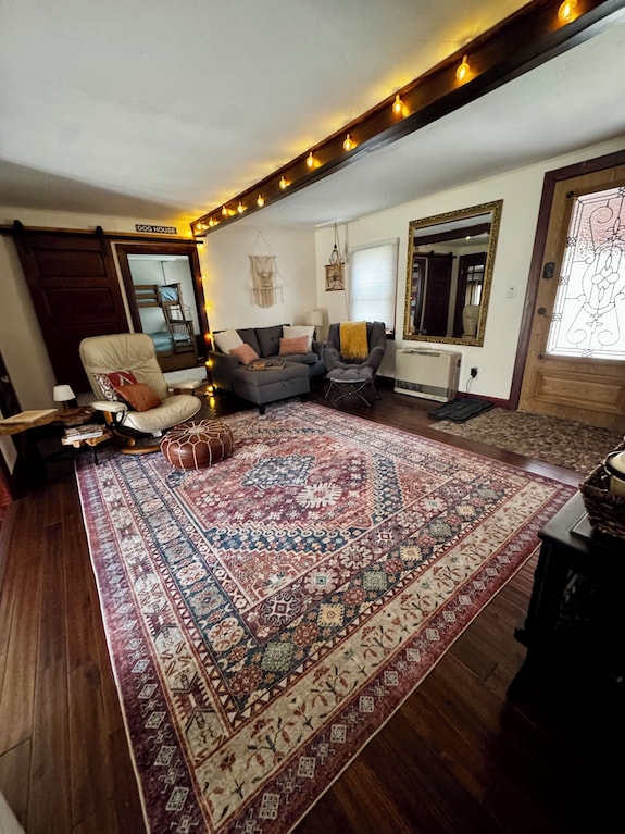 Charming & Cozy River Front Cabin- Close To Ski Mountains. Ski,fish,swim & Hike! - Rock River, Dummerston