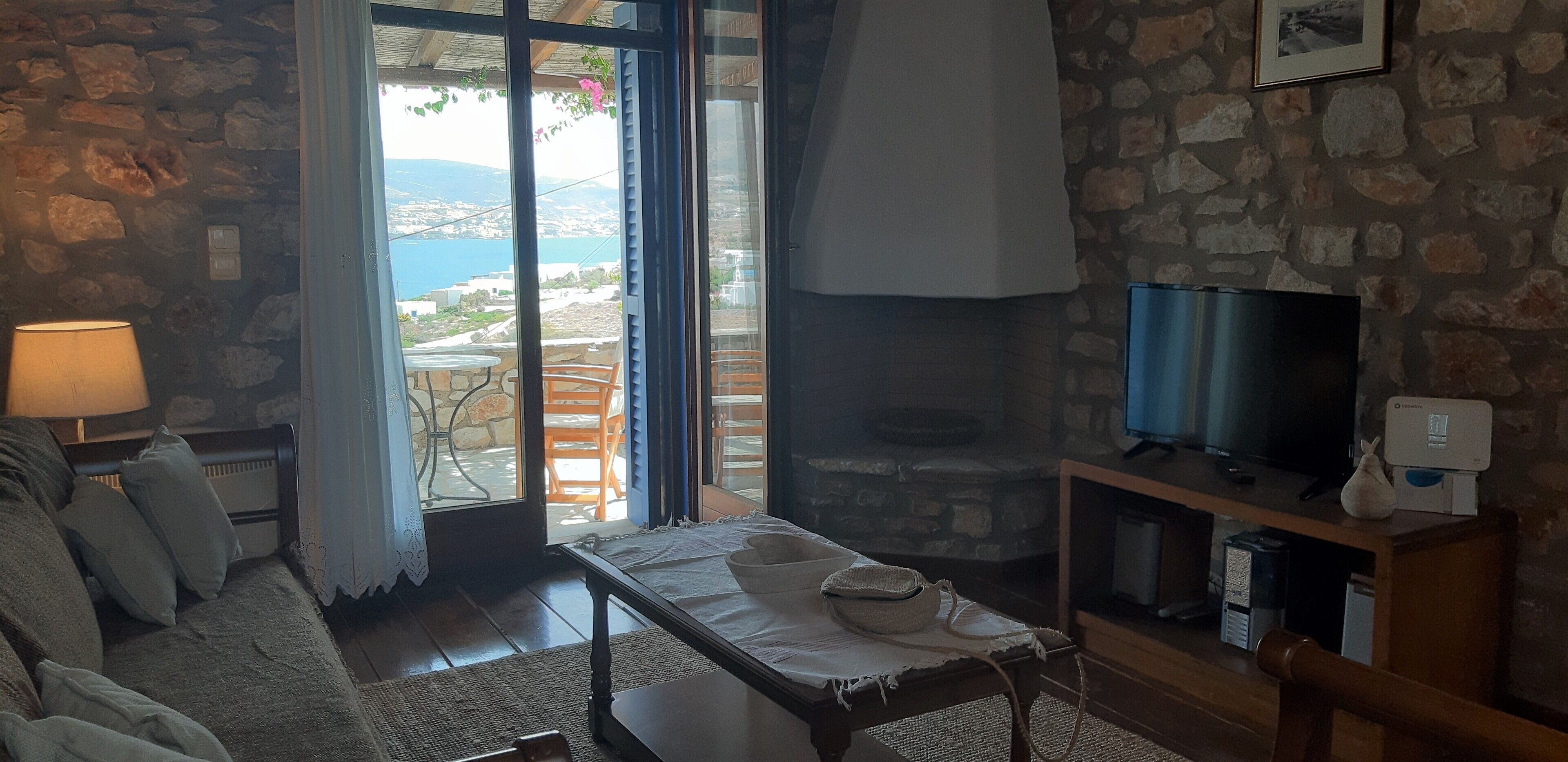 Parian Beach House With Pool Access, Walk To The Beach - Paros