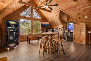 Grand Mtn Splash ~ Indoor Pool, Arcade, Theater & More! Reviews, Deals ...