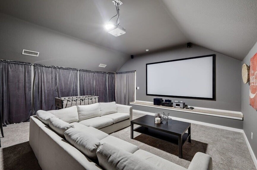 Stylish, Spacious, Convenient - 6-bd/2.5-ba + Pool - Woodhaven - Fort Worth