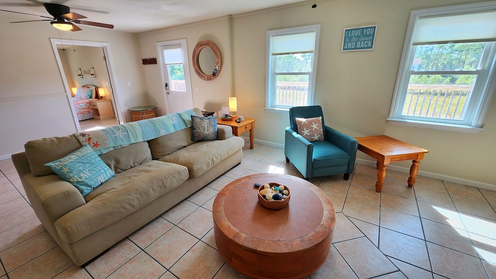 Easy Beach Access - Short 2 Block Walk To The Beach! - Apalachicola, FL