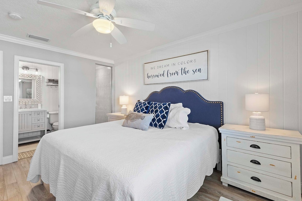 Chic, Updated Ocean View Condo On No-drive Beach - New Smyrna Beach, FL