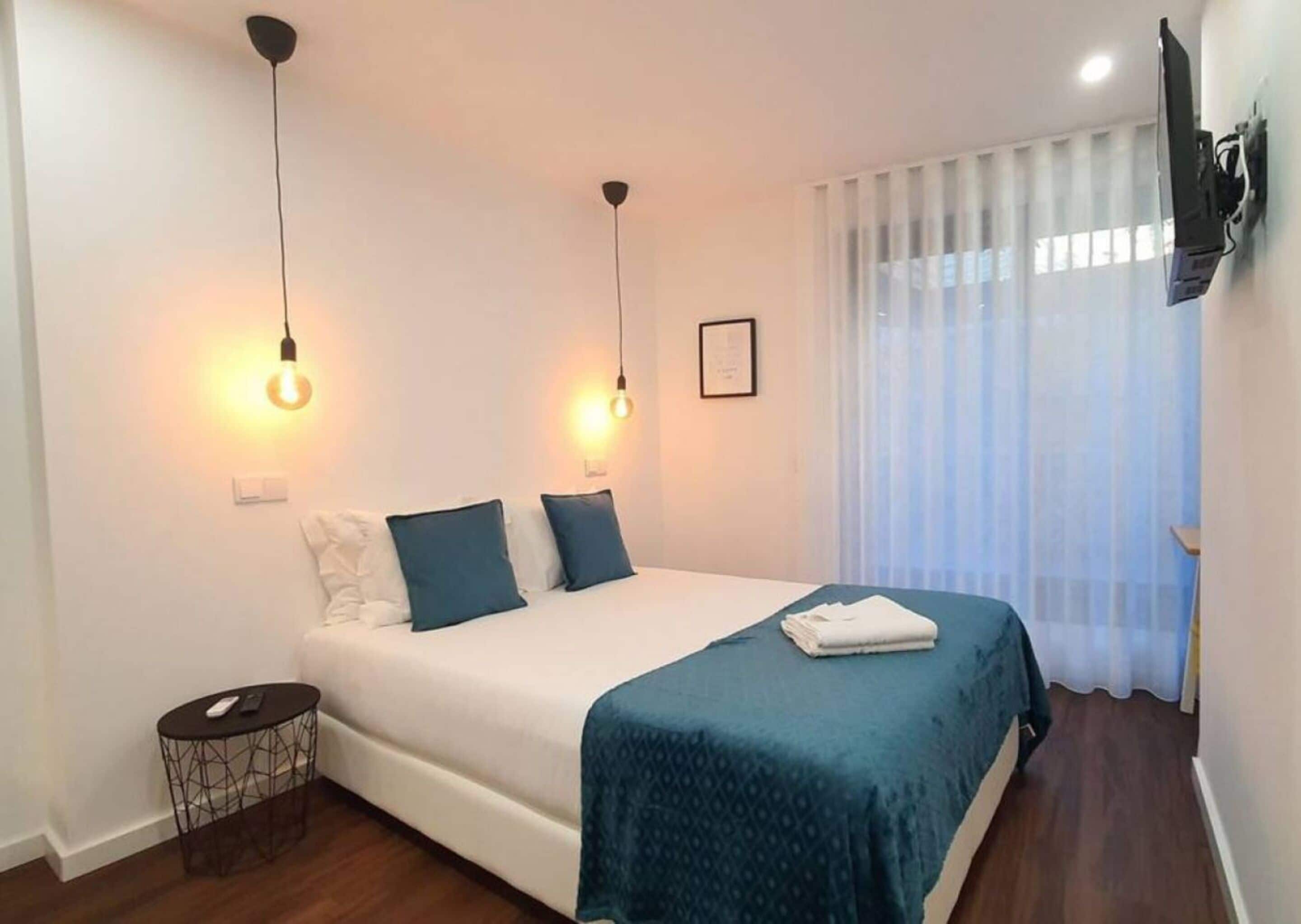 4 quartos, roupa de cama fornecida 