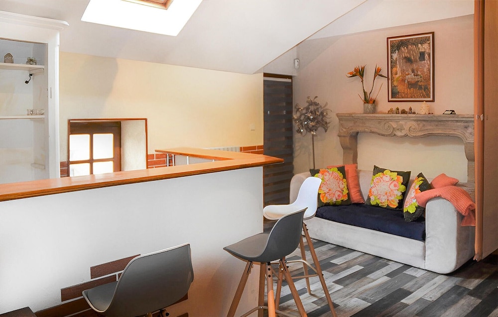 3 Bedroom Awesome Apartment In Autun - Autun
