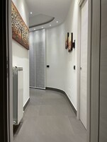 Televisor de ecrã plano de 43 polegadas com canais por cabo, televisor 