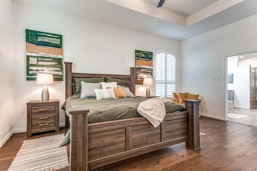 5br Lux! Pool, Games & Theater - Dallas, TX