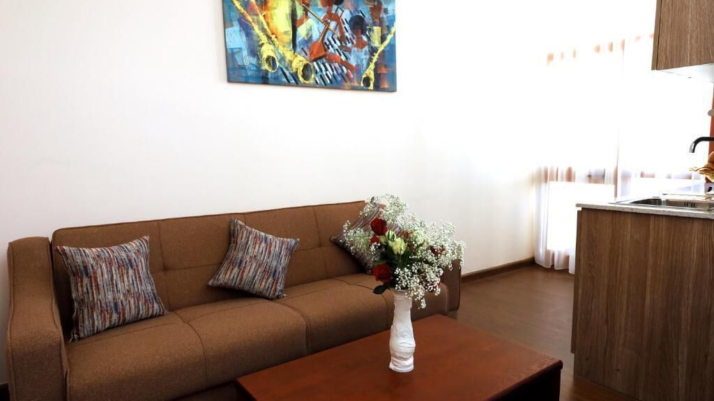 Classic Apartment King | Sala de estar | Smart TV de 52 cm com canais por cabo, televisor 