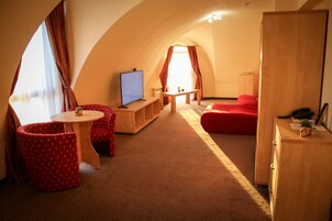 Quarto Familiar, 1 cama queen-size, Vista para a cidade | Lençóis de algodão egípcio, roupa de alta qualidade 