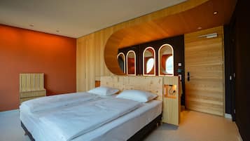 Quarto Duplo ou Twin Comfort | Edredões de penas, cofre com capacidade para portátil