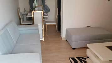 Apartamento | Cozinha privada | Um frigorífico, um micro-ondas, um forno, uma placa de cozinha
