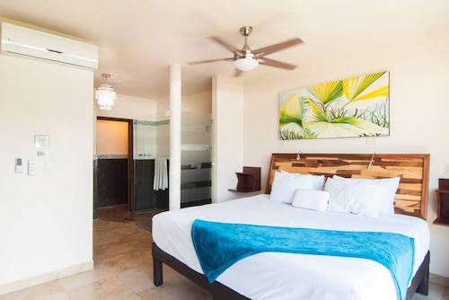 12 Three Bedroom · Spacious Family Retreat On 5th Ave Steps To Beach! - Playa del Carmen