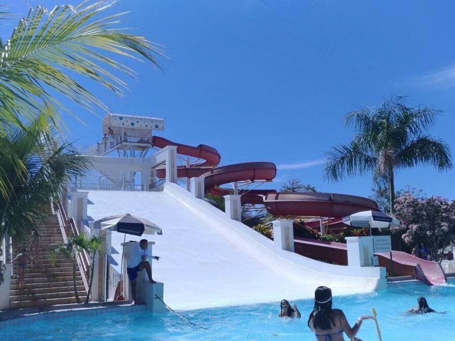 Apartamento Básico | Piscina | 12 piscinas exteriores, guarda-sóis, espreguiçadeiras
