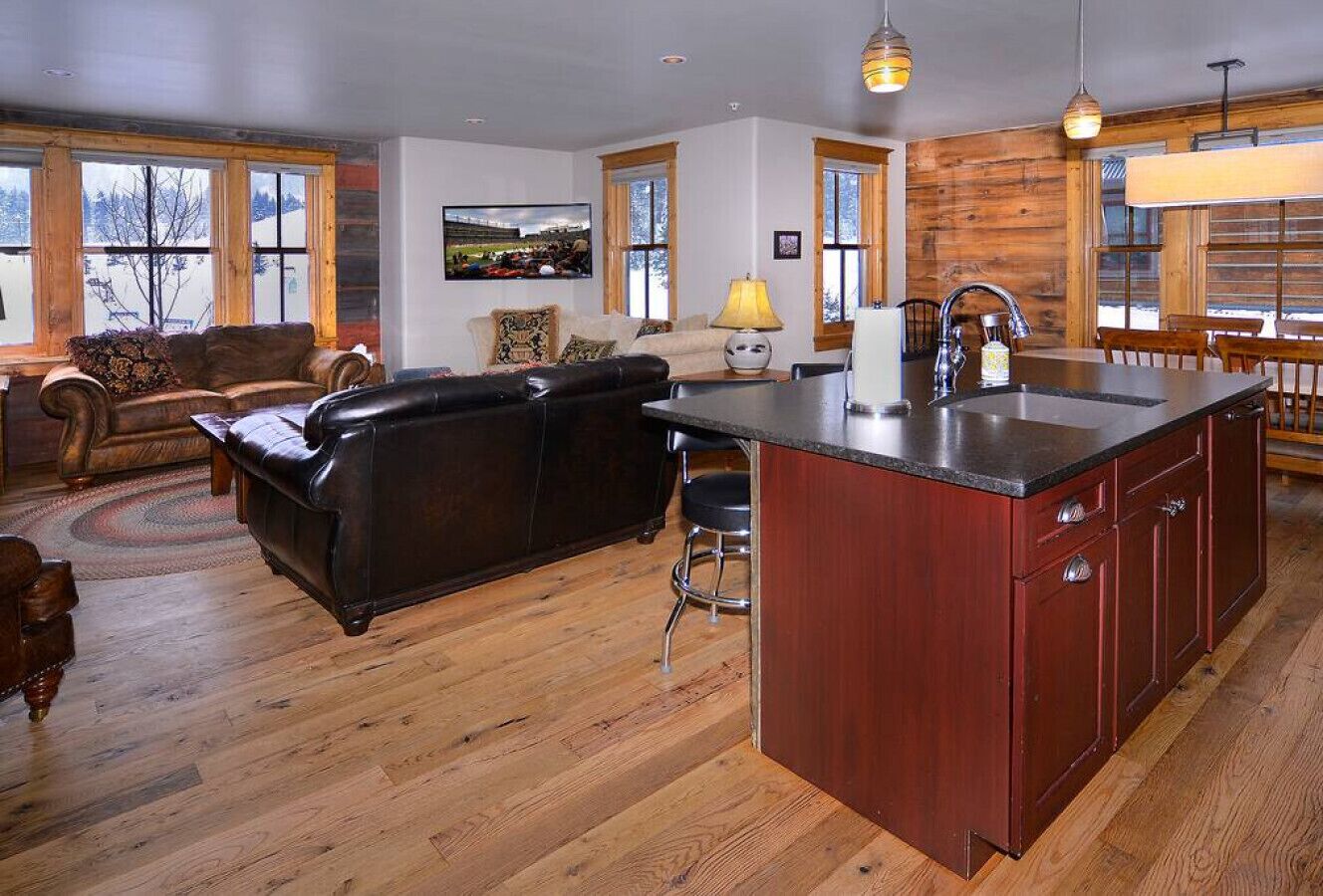 Walking Distance To Downtown - 3 Bedroom/2.5 Bath - Crested Butte, CO