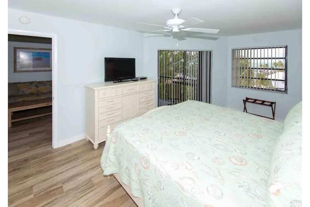Marathon Key Beach Club 2 bedroom Condo D102-C101 - Marathon | Vrbo