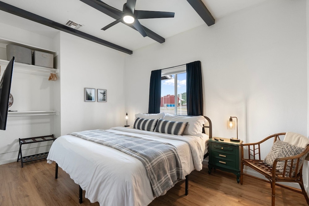 Gc Train Depot And Route 66: King Beds/bbq/firepit - Williams, AZ