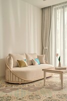 Apartamento design, 2 quartos, sacada, vista para o rio | Área de estar | Smart TV 49 polegadas com canais a cabo, TV