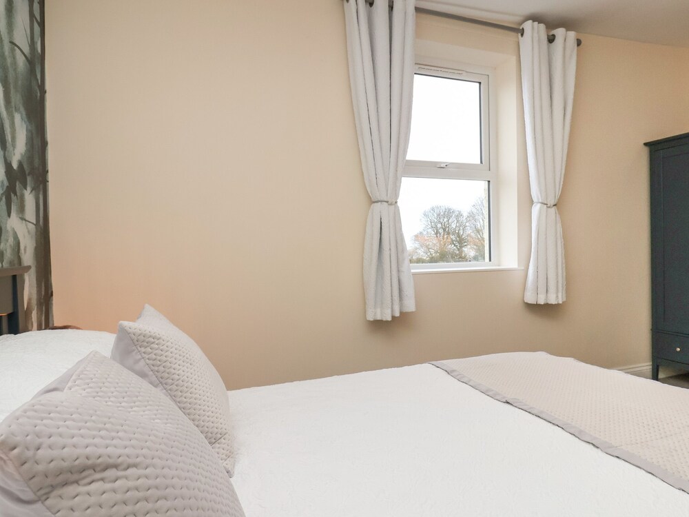 GARDEN COTTAGE, pet friendly, character holiday cottage in Alnmouth ...