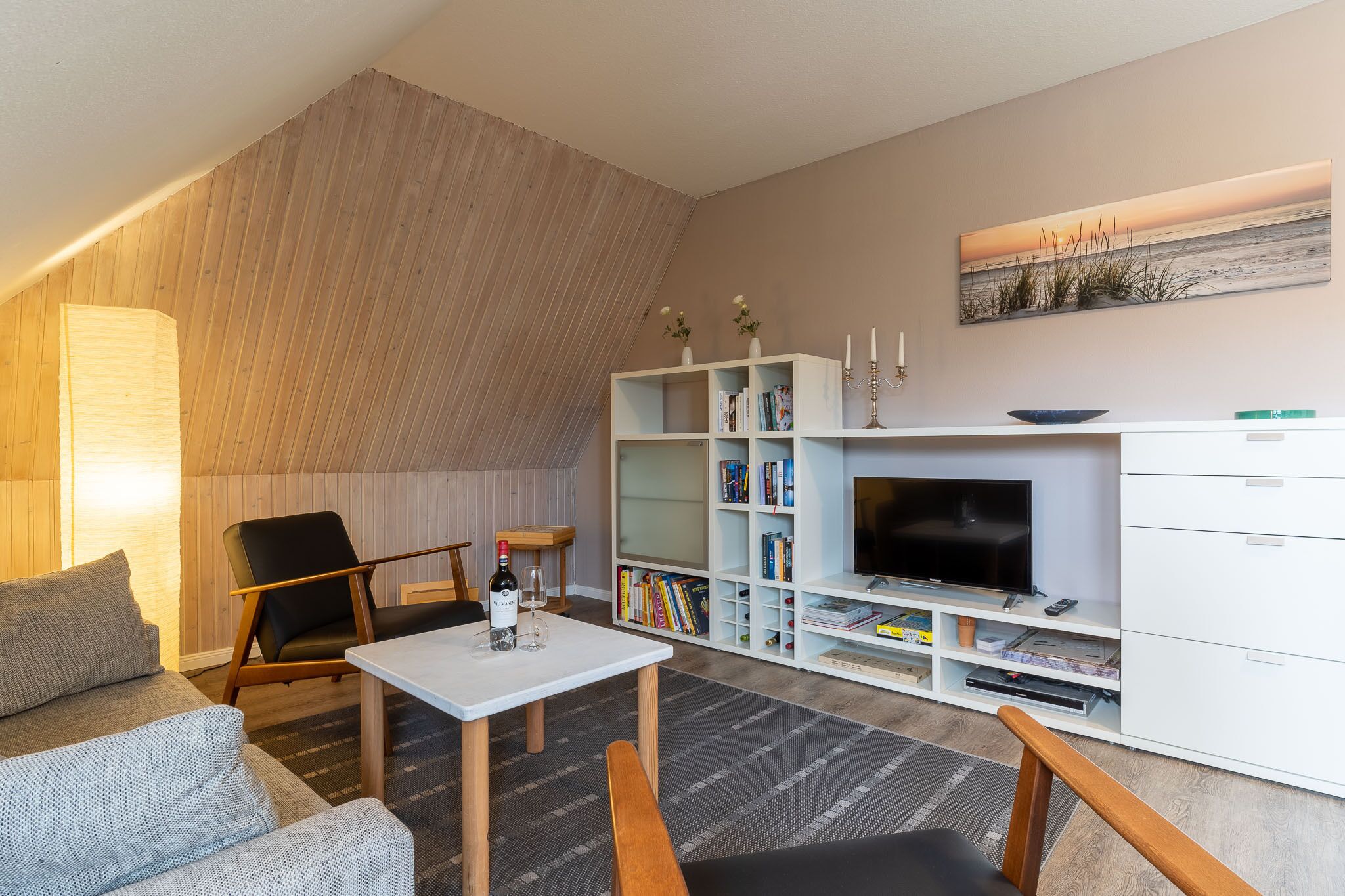 3-zimmerwohnung Im 1.og Eines Einfamilienhauses Mit Infrarotkabine Und Balkon. - Tating