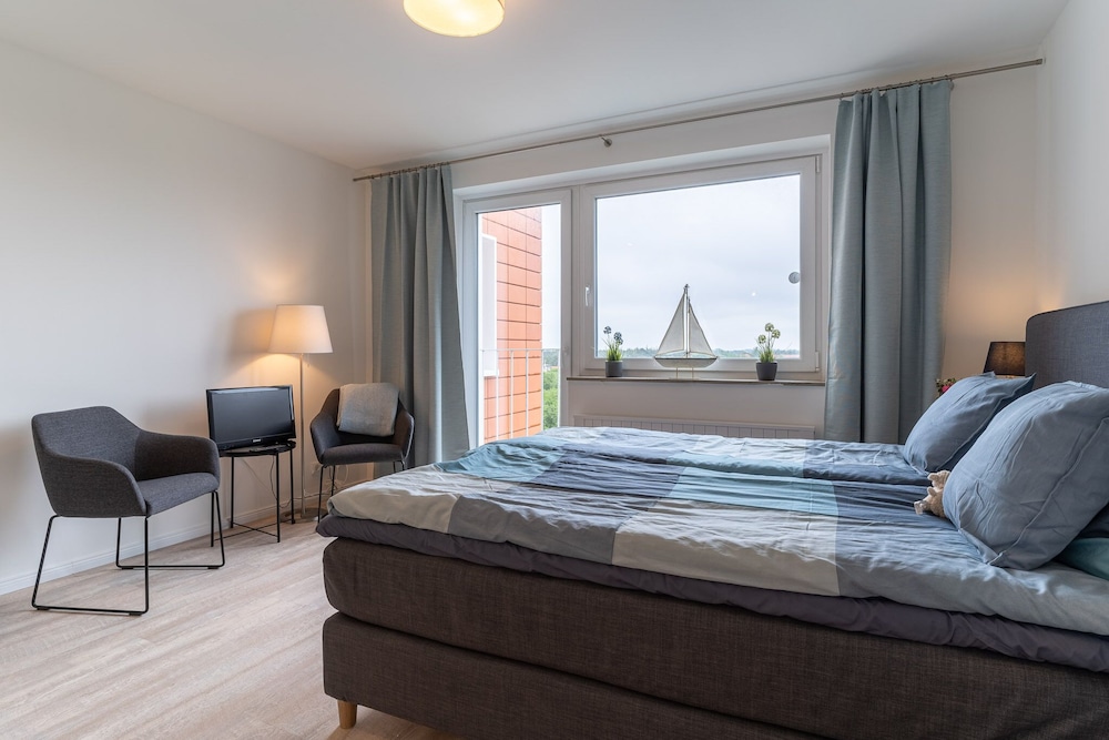 Beautiful 1-room apartment on the 7th floor with side sea view - Bad St ...