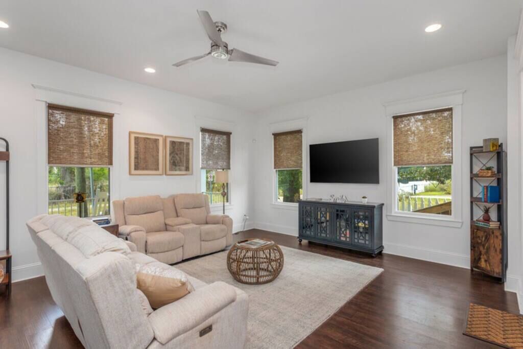 Downtown 3 Bedroom Townhouse - Lake Charles, LA