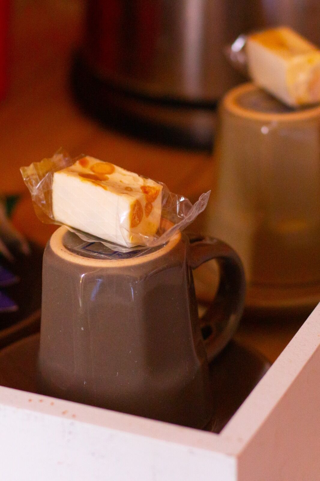 Comida em uma caneca.