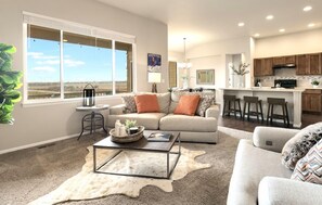 Casa, várias camas, pátio, vista para o jardim (854 W. 64th St. Loveland) | Interior