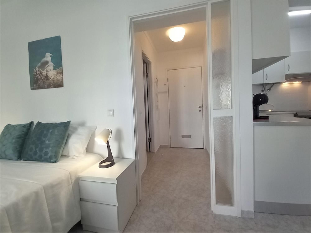 T0 Miratlantico 2C- 80mt Praia & WIFI - Quarteira | Vrbo