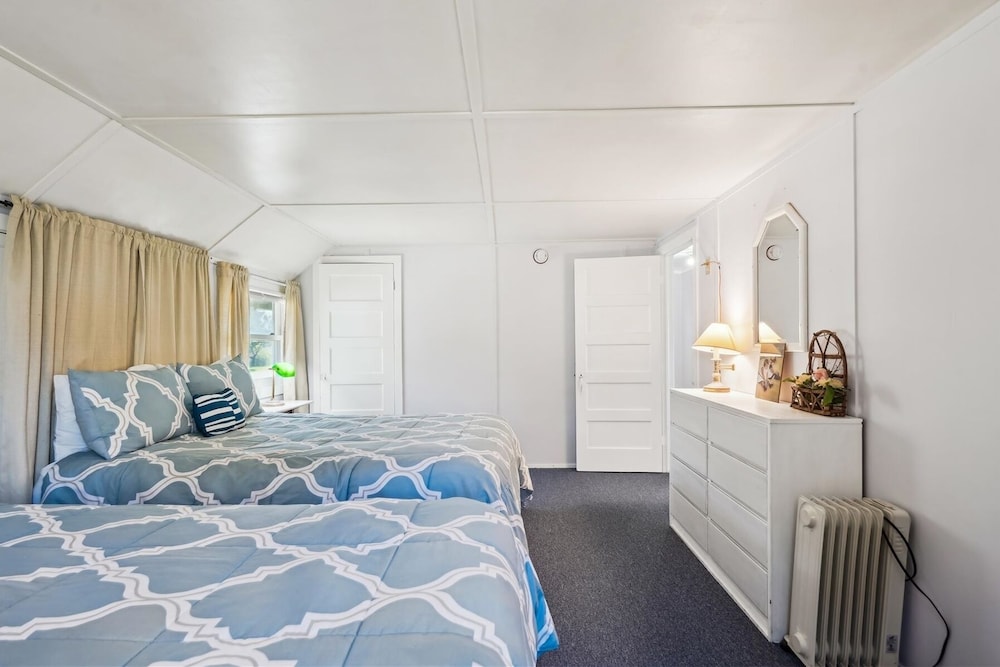Haystack Close North - Beachfront! - Beachcomber Vacation Homes - Seaside, OR