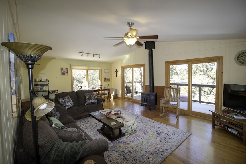 Beautiful Views From This 3-bed, 2-bath Home In The Pines - 10 Min To Prescott - Prescott