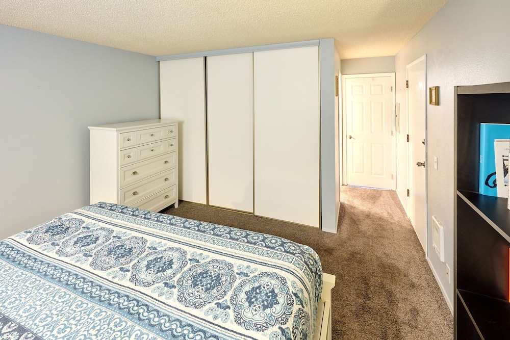 Lover Buoy - Comfortable Oceanview Condo! Pet-friendly! Easy Access! - Lincoln City, OR