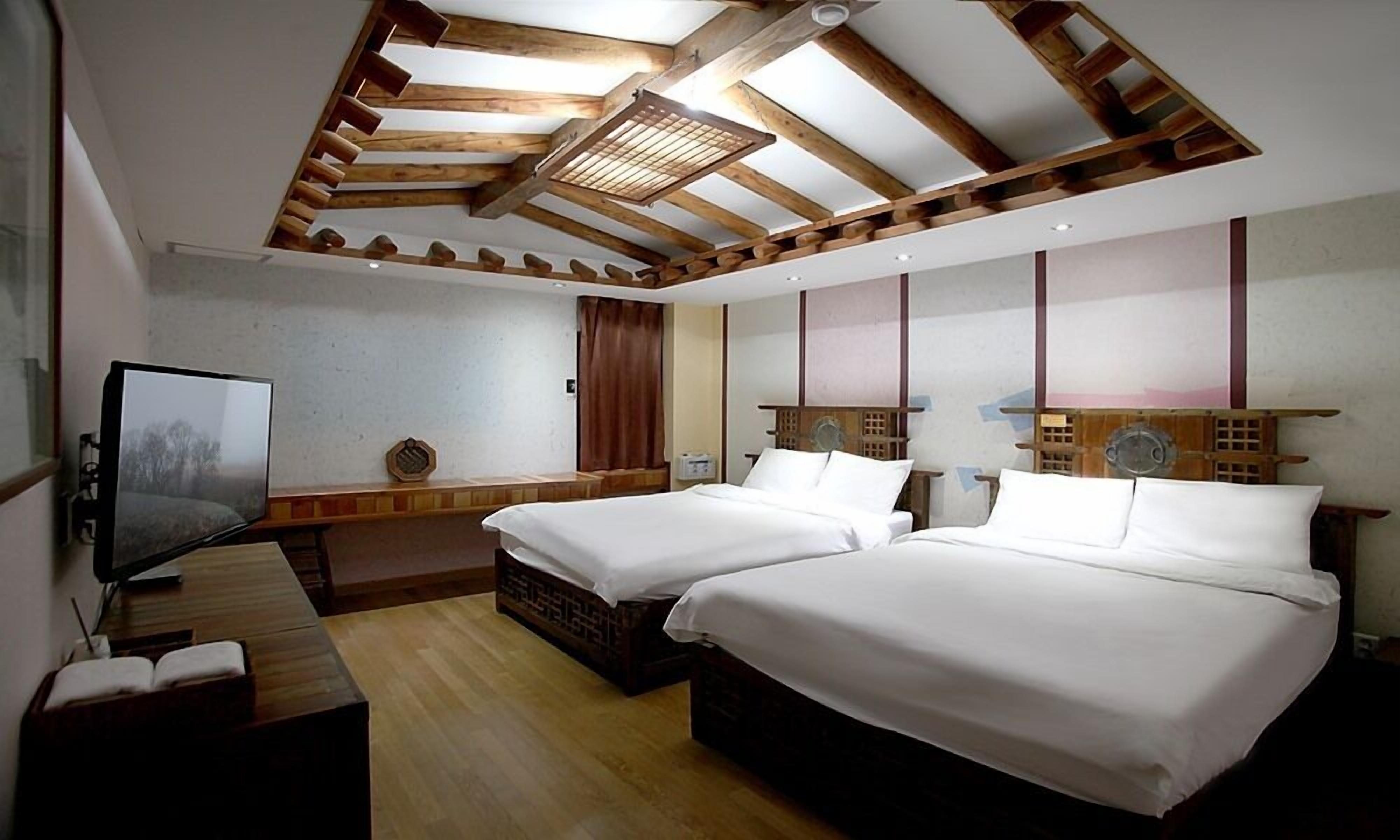 Jeonju Hanok Taejogung Hotel, Jeonju: Reviews & Hotel Deals | Book at ...