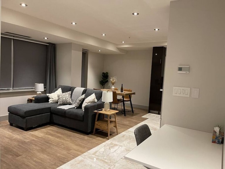 Downtown Halifax 1 Bed, 1 Bath Suite With Parking - ノバスコシア州