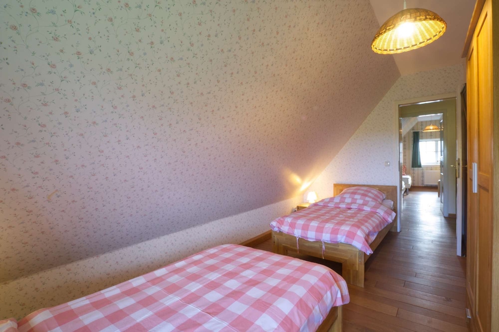 Thatched cottage with large garden and fireplace - Marlow | Vrbo