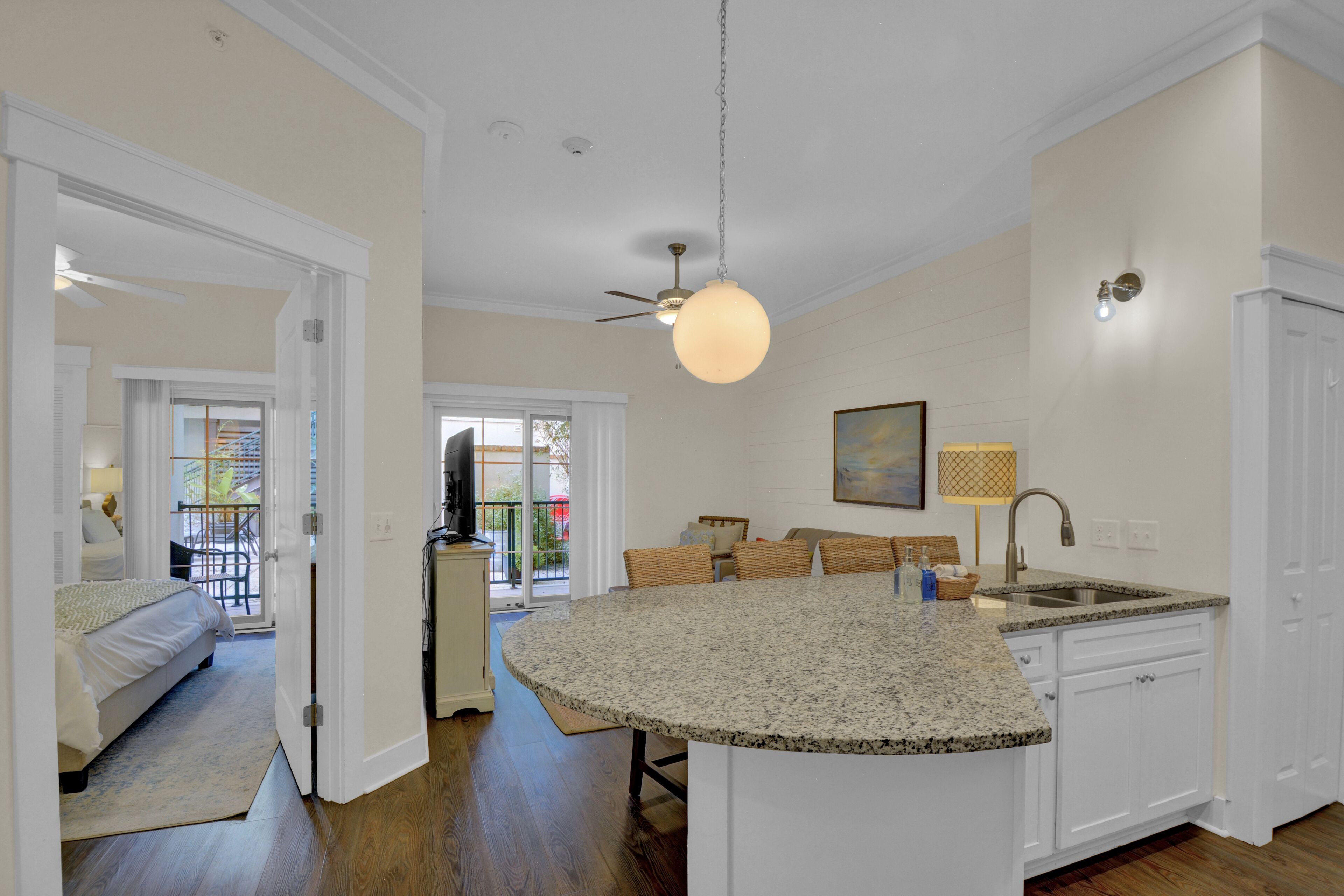 Pet Friendly, Updated 1 Bedroom Getaway At Ocean Suites - Sea Island, GA