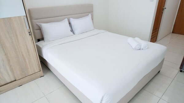 Homey And Comfy Studio At Puncak Bukit Golf Surabaya Apartment - Surabaya