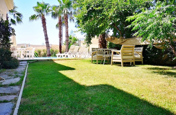 Exceptional Villa With Private Pool In Antalya - Belek